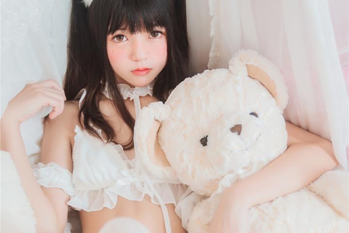 桜桃喵 白猫 [32P-234MB] – 宅特曼-绅士是怎样养成的